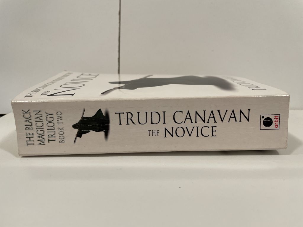 The Novice av Trudi Canavan (Pocket) - Fantasyhyllan